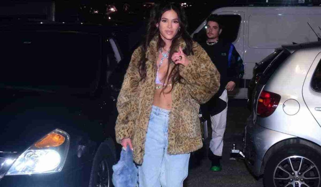 Bruna Marquezine vai em show da cantora Rosalía em SP