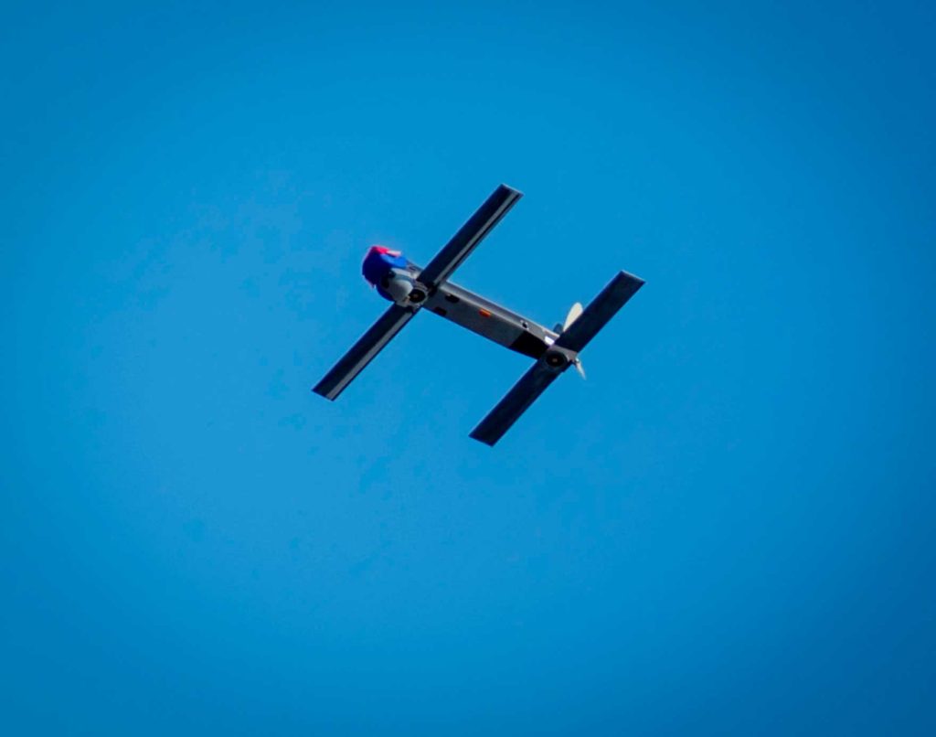 Vídeo mostra drones kamikazes atingindo tropas russas na Ucrânia