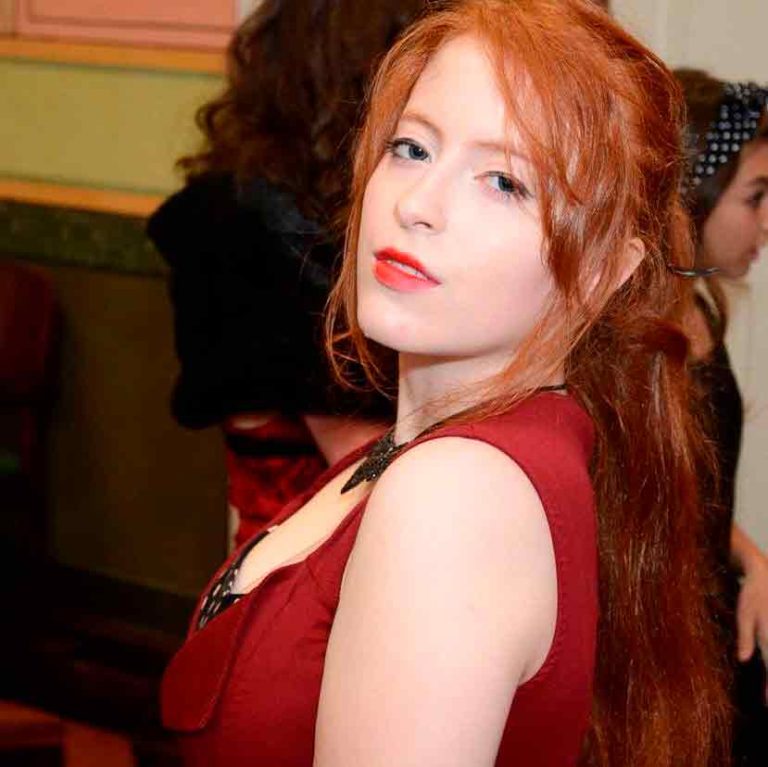 Narradora brasileira de eSports Clarity, morre aos 24 anos