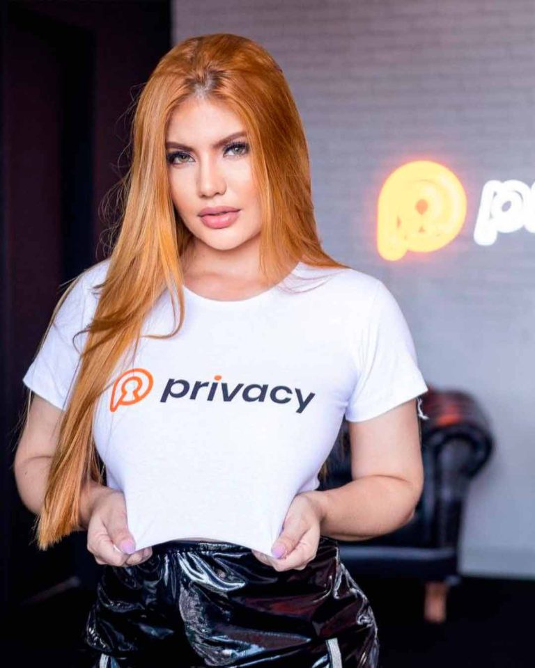 'Jessica Rabbit' from OF gains over 100,000 followers on social media