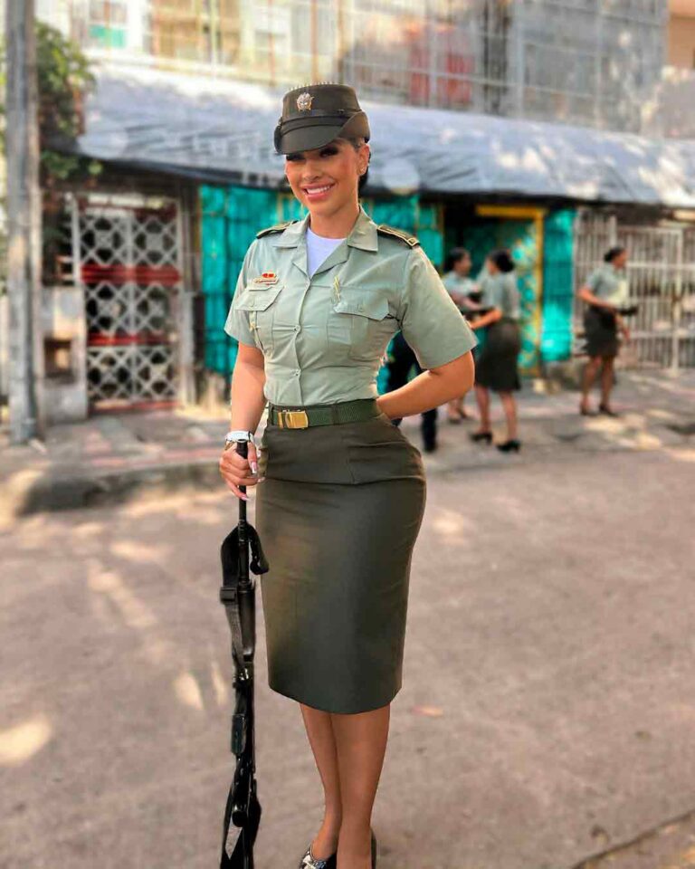 Vidéo : Une policière colombienne devient la star lors d'un match d ...